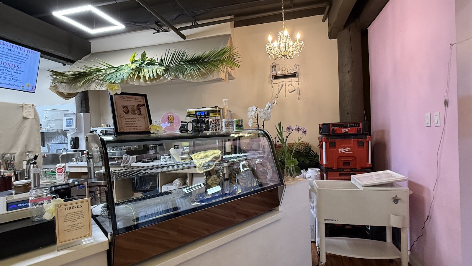 Cinnamon’s Sweet Shop is open in Kailua