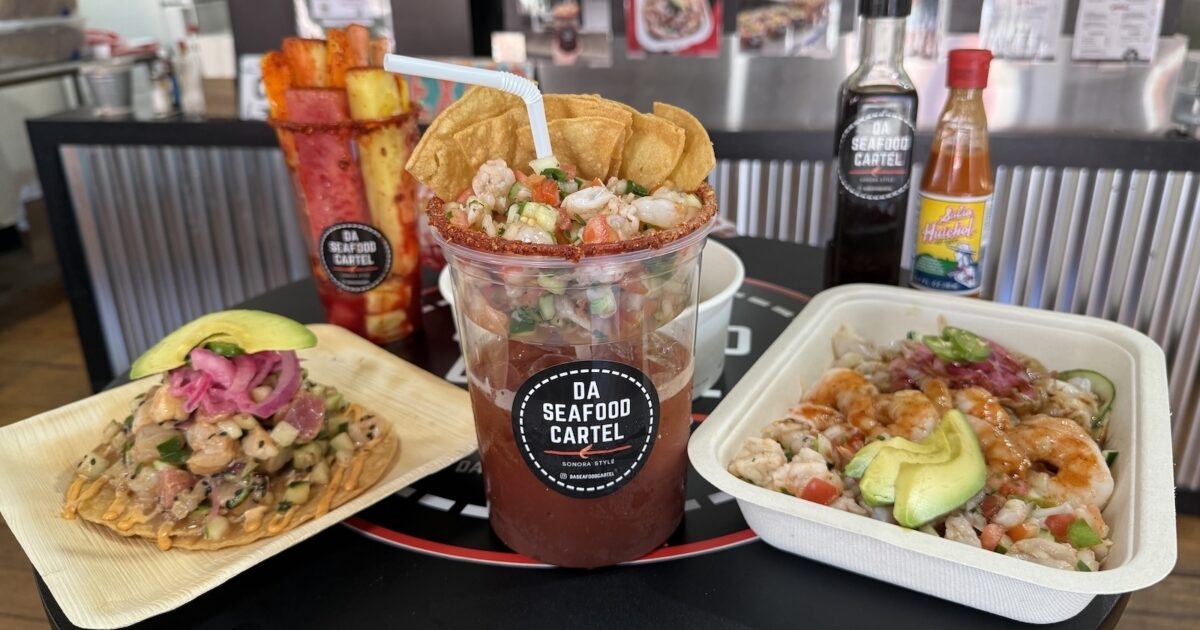 This new Mexican seafood spot just opened in Haleʻiwa