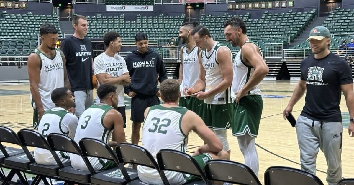 Former UH basketball player Gibson Johnson earns praise as assistant coach