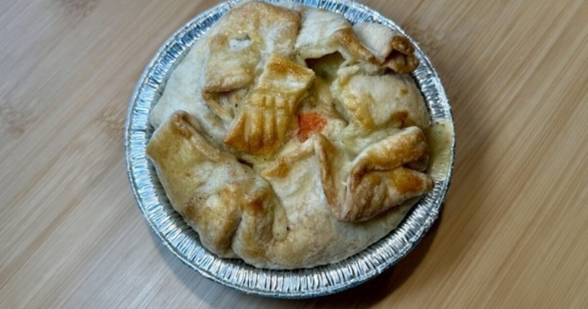 This Haleiwa pie shop expands hours and menu