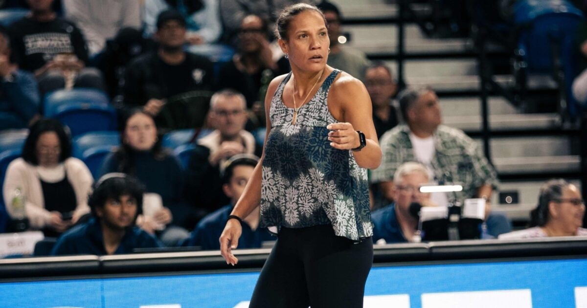 Hawai‘i women's head volleyball coach Robyn Ah Mow resigns