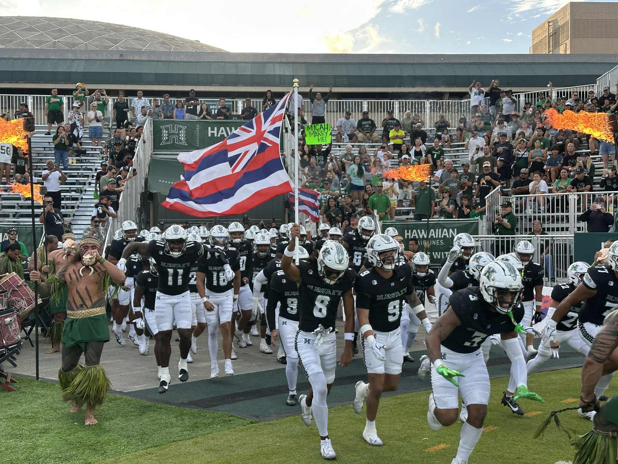 Matsuzawa's perfect day leads Hawai‘i football to season-opening ...