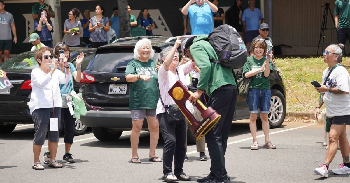 Hawai‘i men's volleyball welcomed back home by loyal fans
